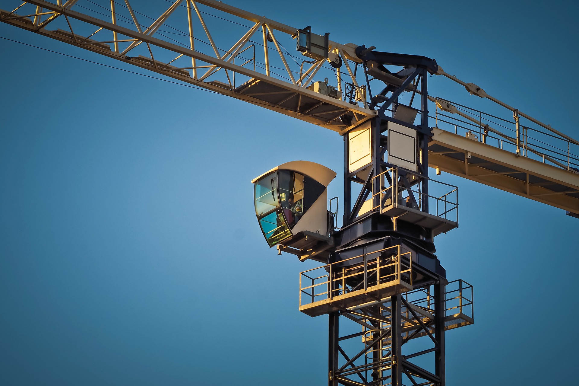 Chinese TikTok Star Dies Falling From Crane While Livestreaming ...