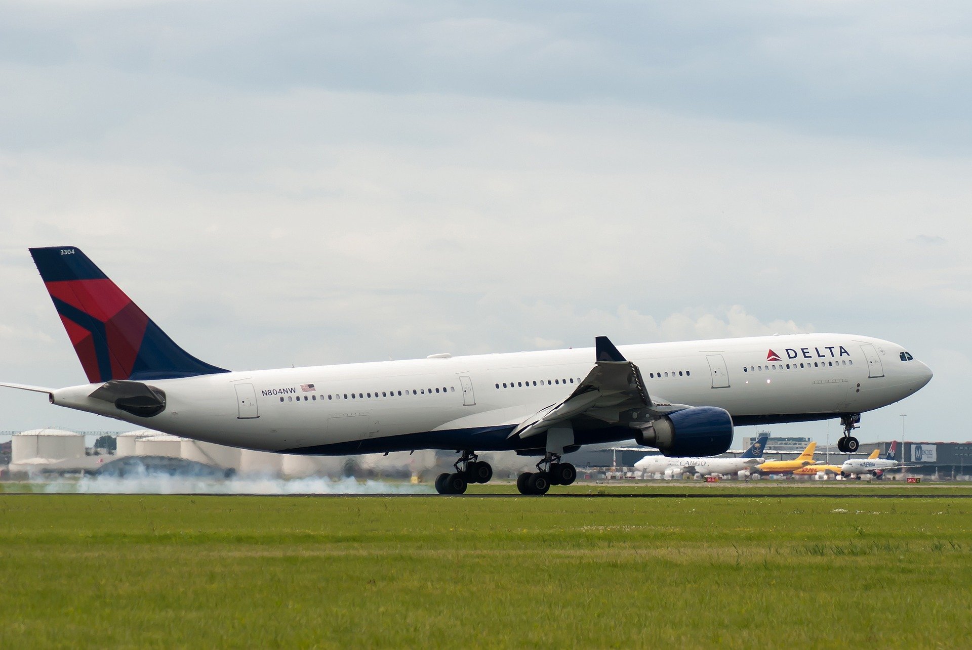 Delta Airlines Flight Turns Around Mid-Air Due to China’s COVID-19 ...