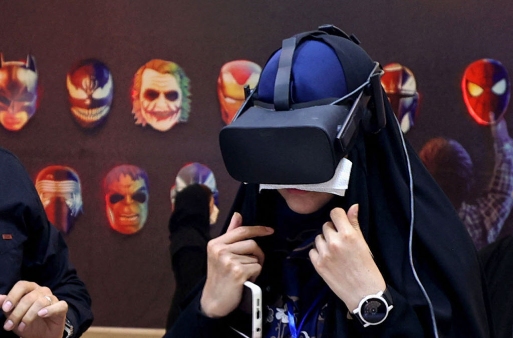 Virtual Reality an ‘Effective Tool’ To Force Consumer Behavior Change ...