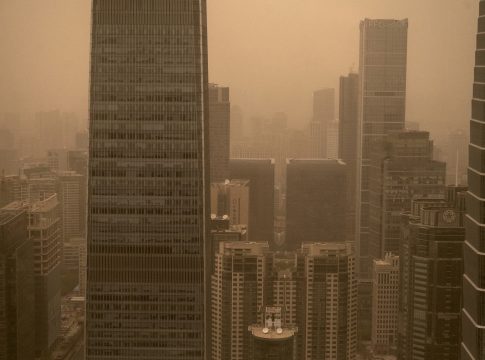 Beijing Hit by Force-14 Winds as Sandstorm Triggers Severe Pollution in ...