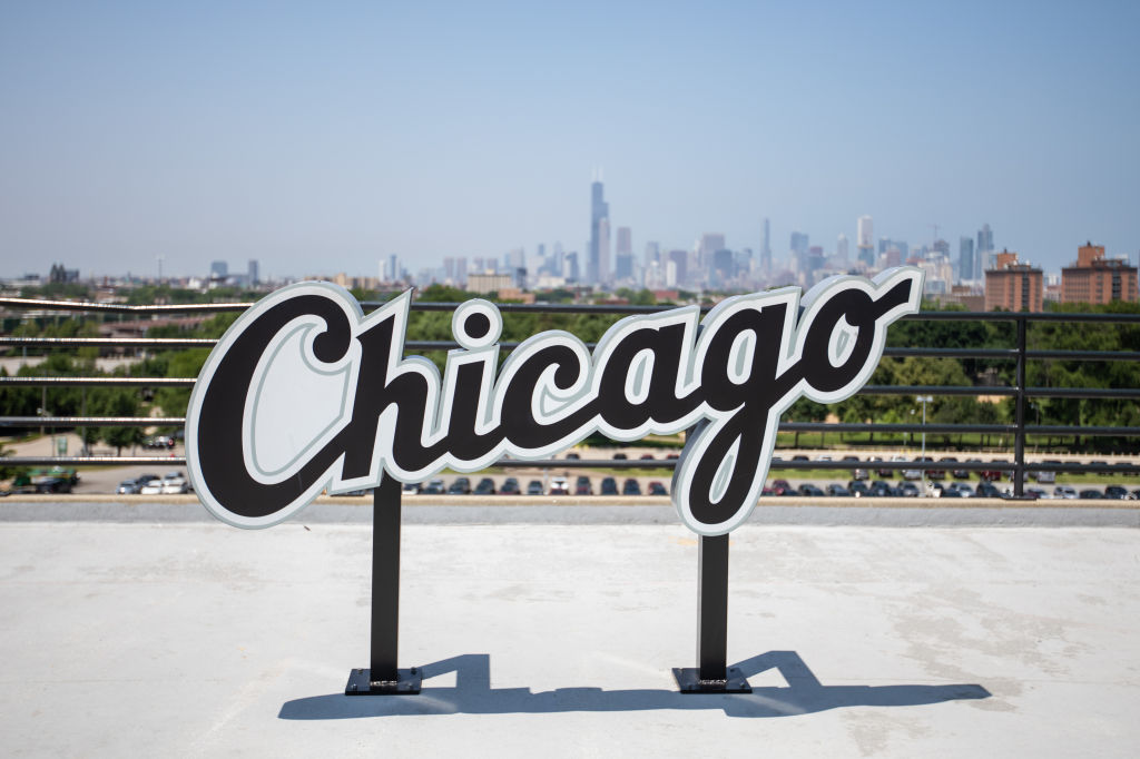 Chaotic Scenes Unfold in Chicago After ‘Teen Takeover’ Descends on City ...