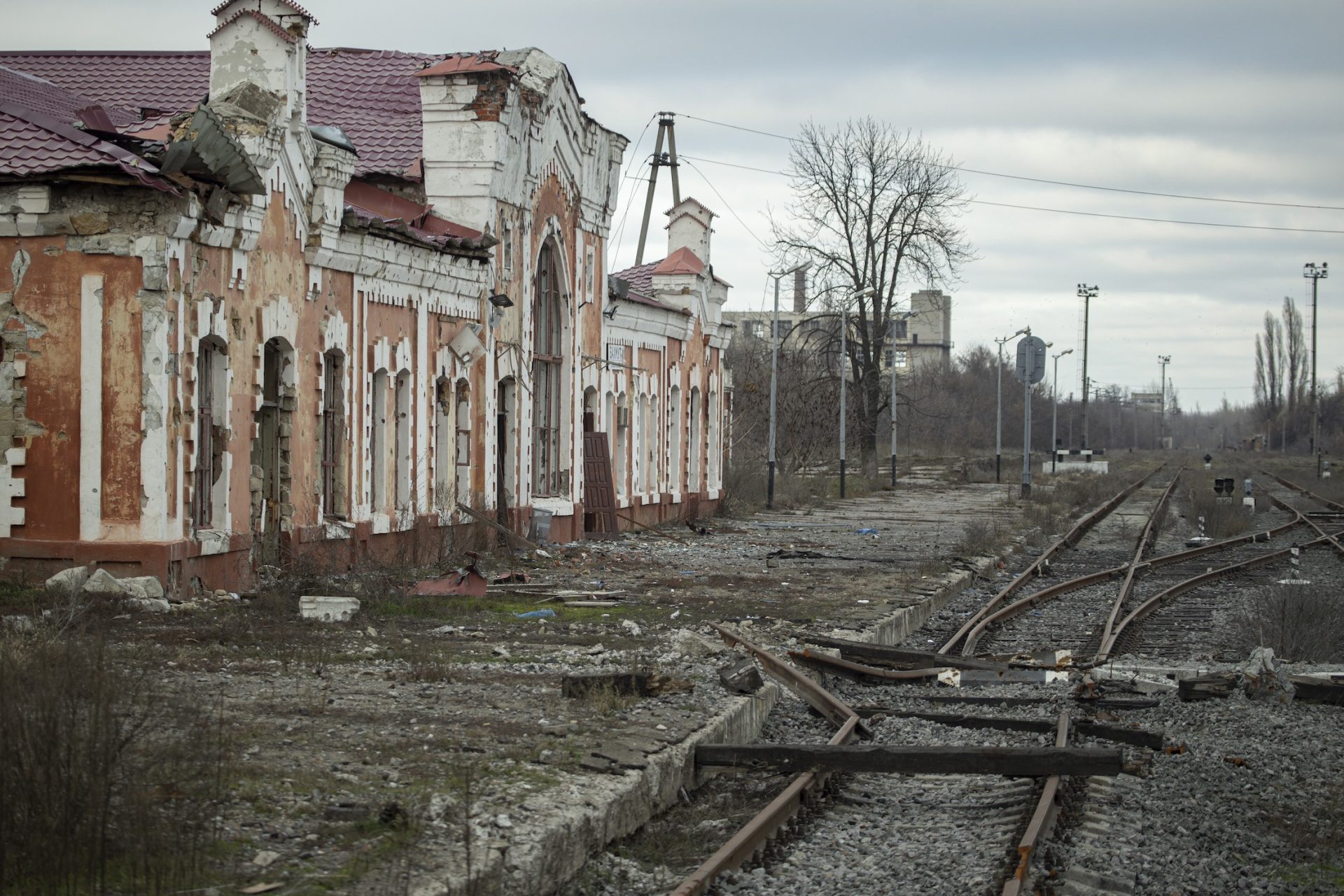Ukraine Recaptures Bakhmut Train Station in Fierce Defense of City ...
