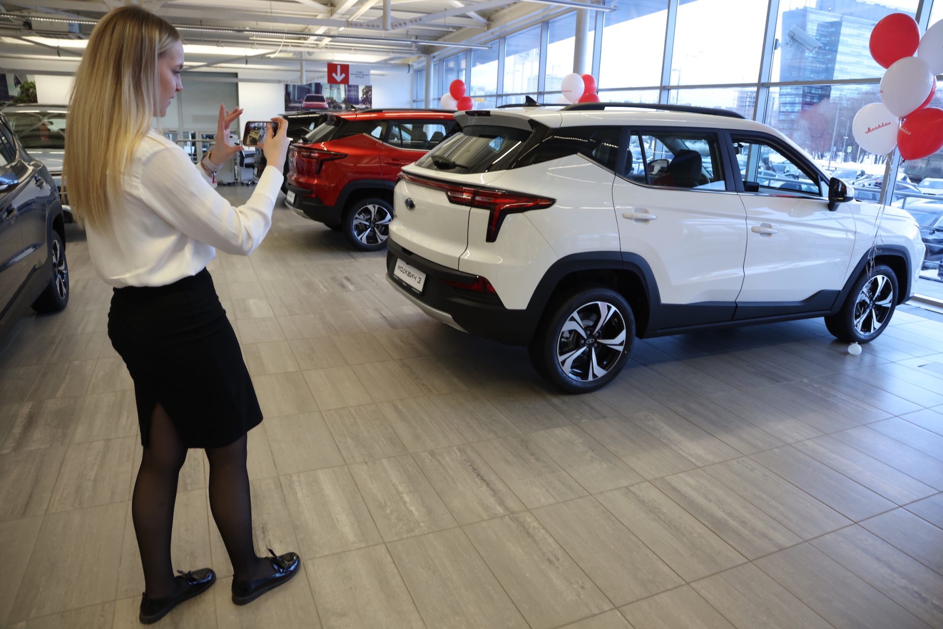 Russian Consumers Slow to Accept Shift to Chinese Cars and Other Goods ...