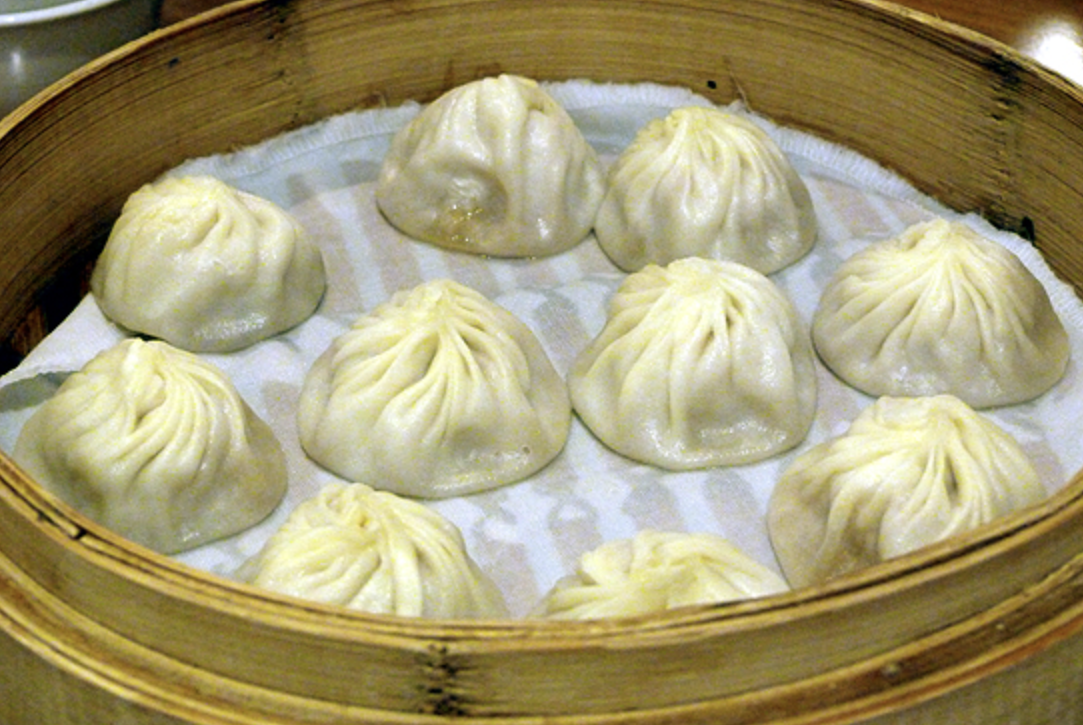 Global Etiquette: Navigating Cultural Dining Norms Across the World ...