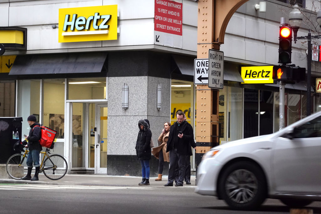 Hertz to Sell 20,000 Electric Vehicles, Invest in Gasoline Cars Instead ...