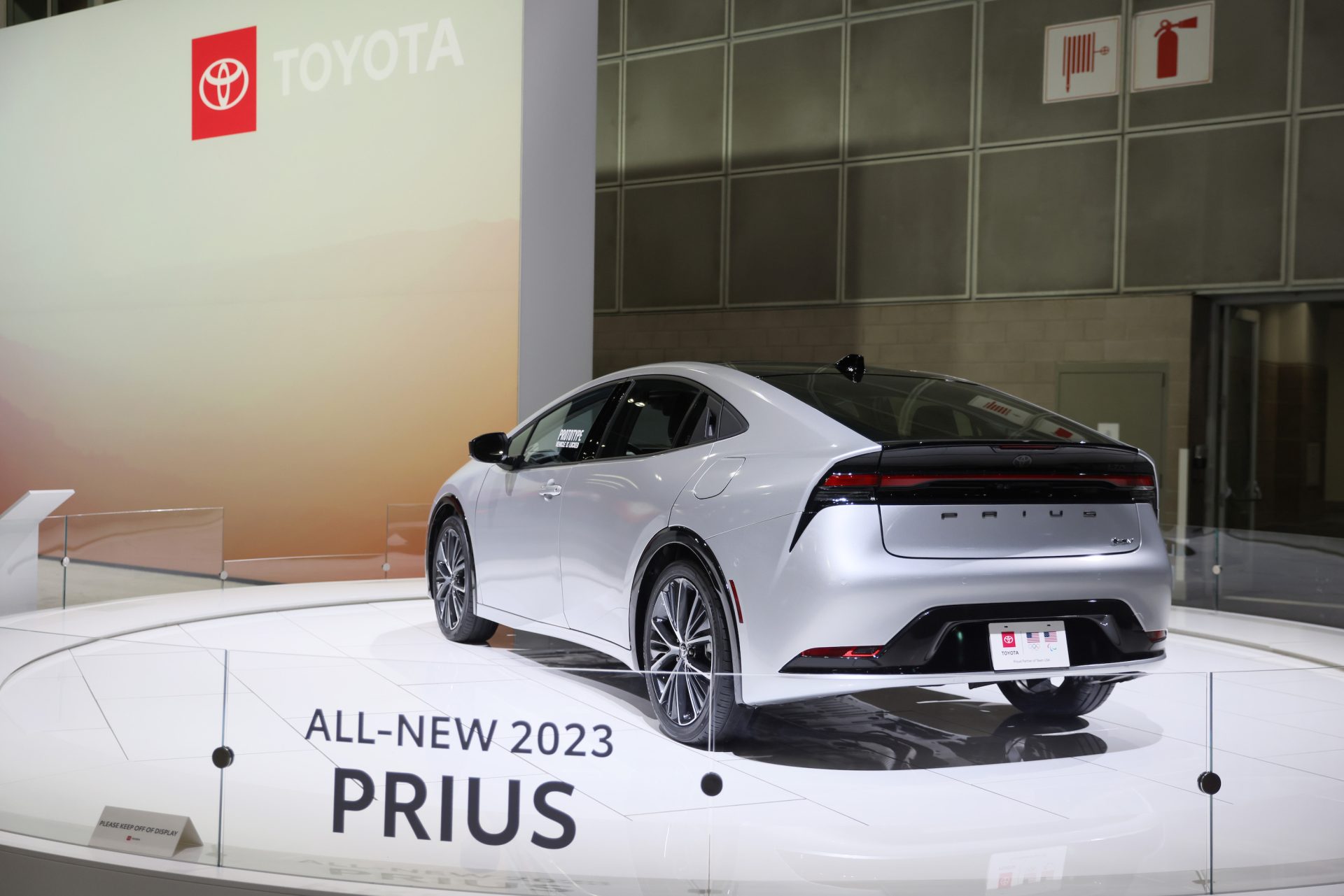 Toyota Head Questions EV Dominance, Champions Hybrids and Hydrogen Fuel ...