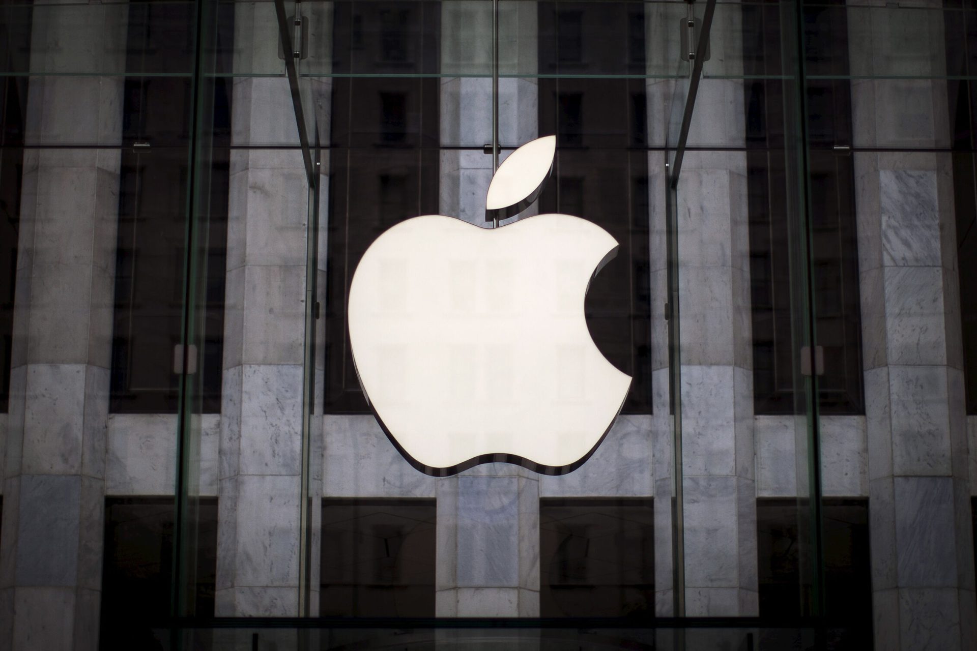 Tim Cook Steps Down As Apple CEO After Record-Breaking Tenure - Vision ...