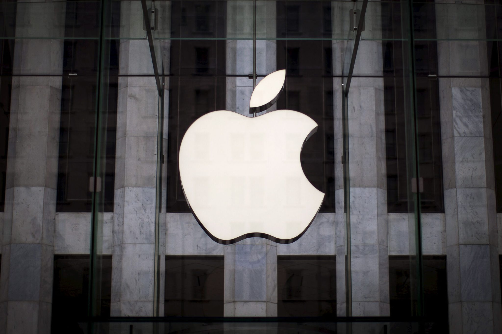 Tim Cook Steps Down As Apple CEO After Record-Breaking Tenure - Vision ...