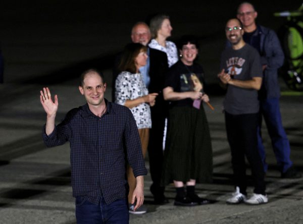US and Russia Agree to Biggest Post-Cold War Prisoner Swap - Vision Times