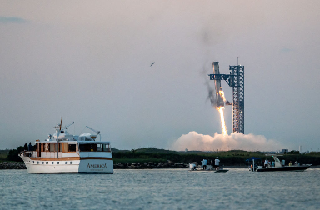 SpaceX ‘Catches’ Starship Booster in Mid-air in Historic First - Vision ...