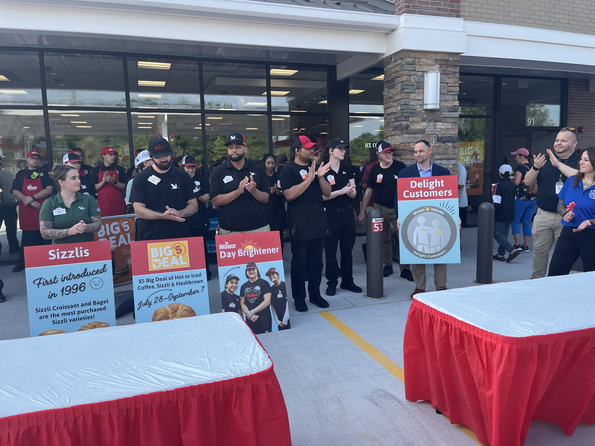 Wawa Celebrates Newtown, PA Debut with Grand Opening and Ribbon Cutting ...