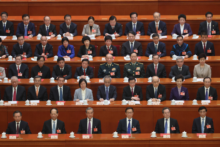 Only Cai Qi Accompanied Xi Jinping to the Two Sessions Delegation Visit ...