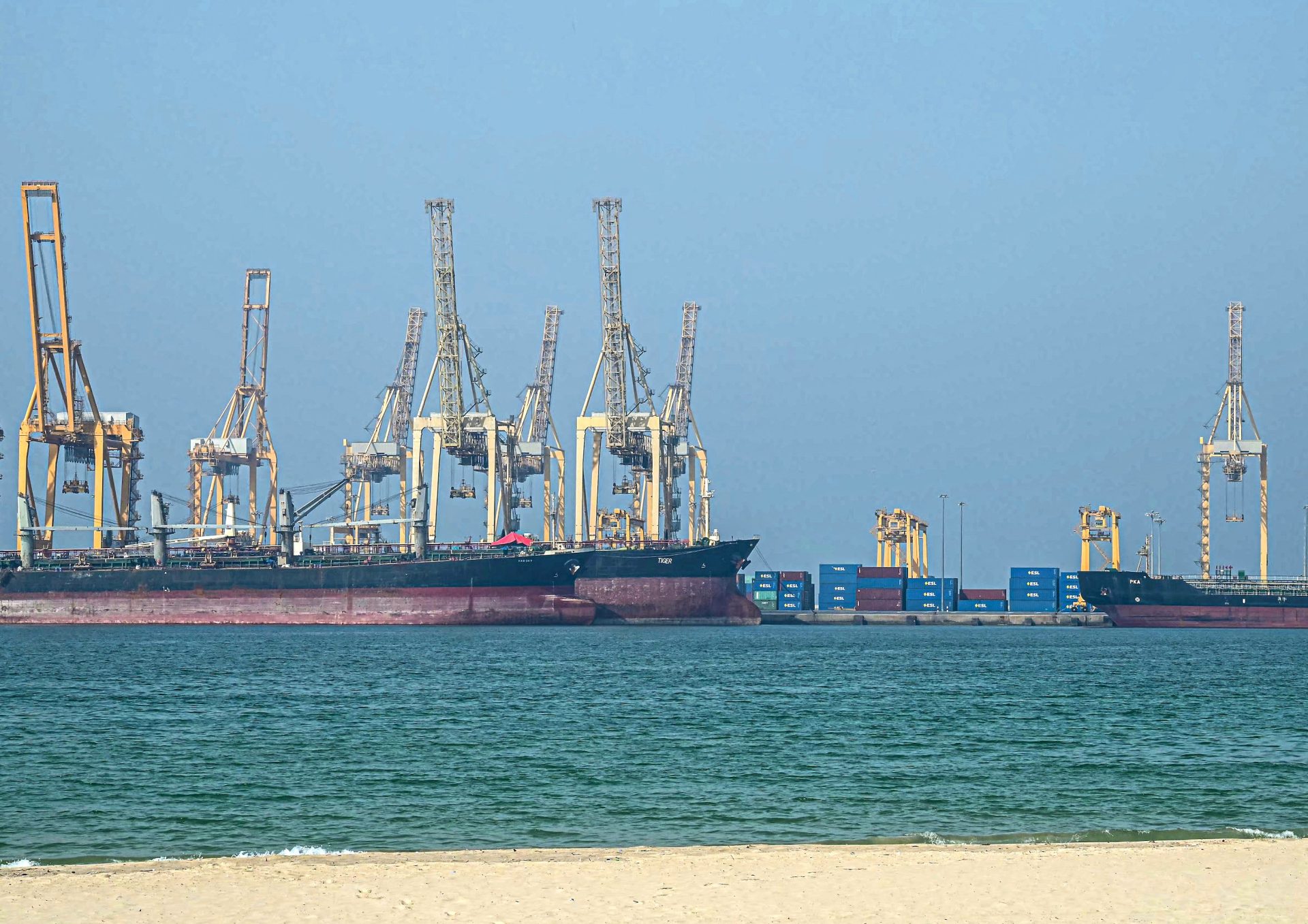 UAE's Sudden OPEC Exit Dials Up Global Oil Shock - Vision Times